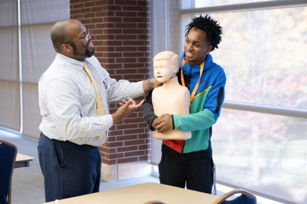 Dr. Kevin Watson connects with students during Future Healthcare ...