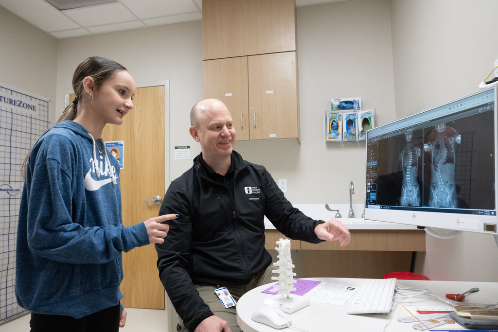 Ahead of the curve: Spinal tethering surgery helps gymnast recover from ...