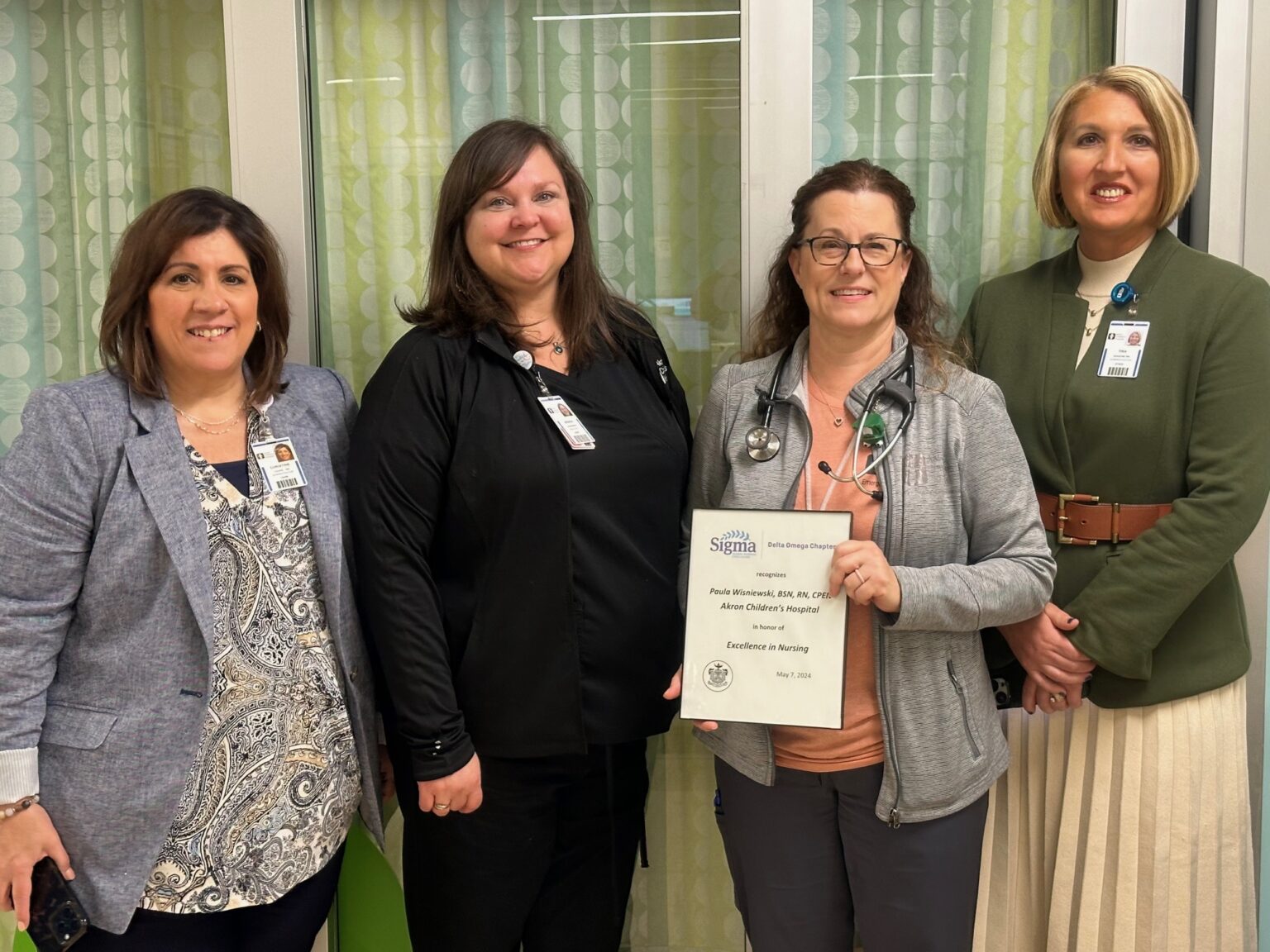Paula Wisniewski receives the Delta Omega Excellence in Nurse Practice ...