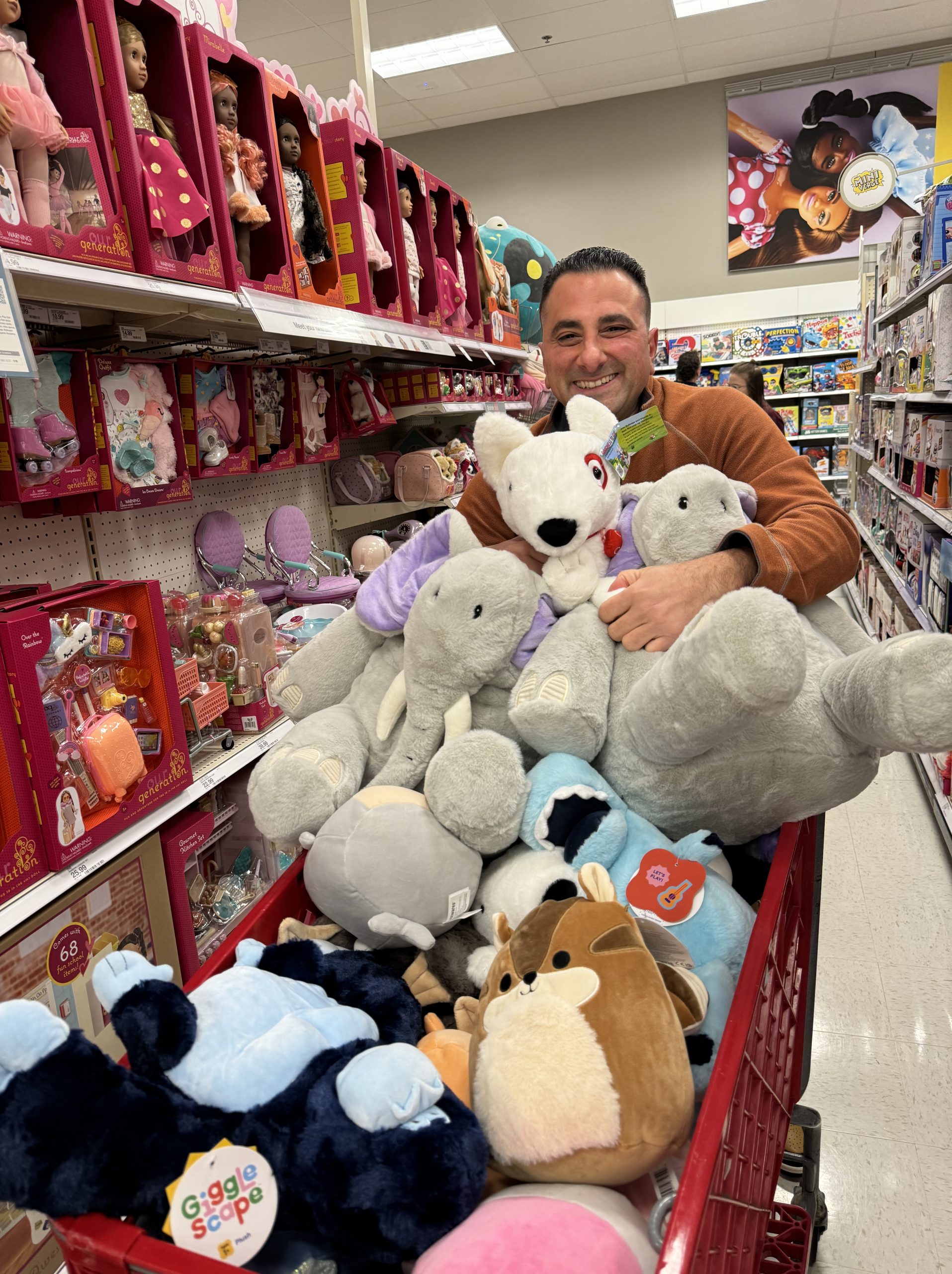 Donor Bobby Ina's annual toy shopping spree for Akron Children's ...