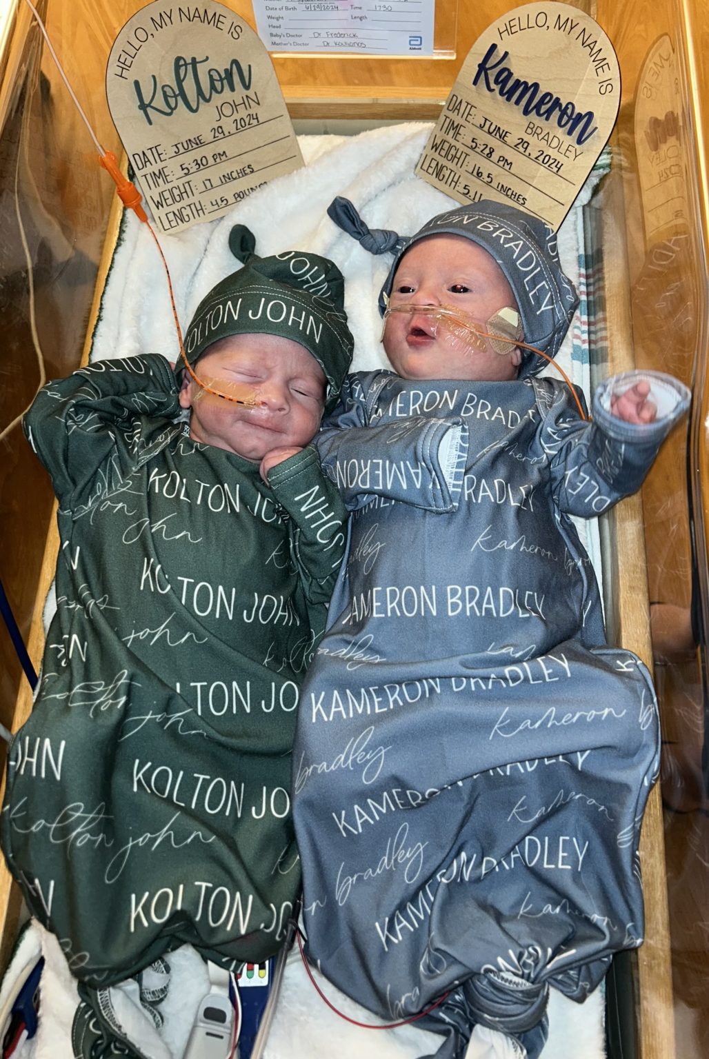 Twin boys are thriving 1 year after their emergency birth : Inside ...